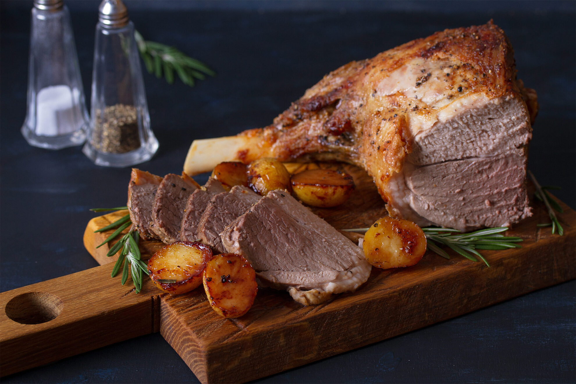 Recette du Gigot d’agneau au miel - Avril - Domaine Montemagni ...